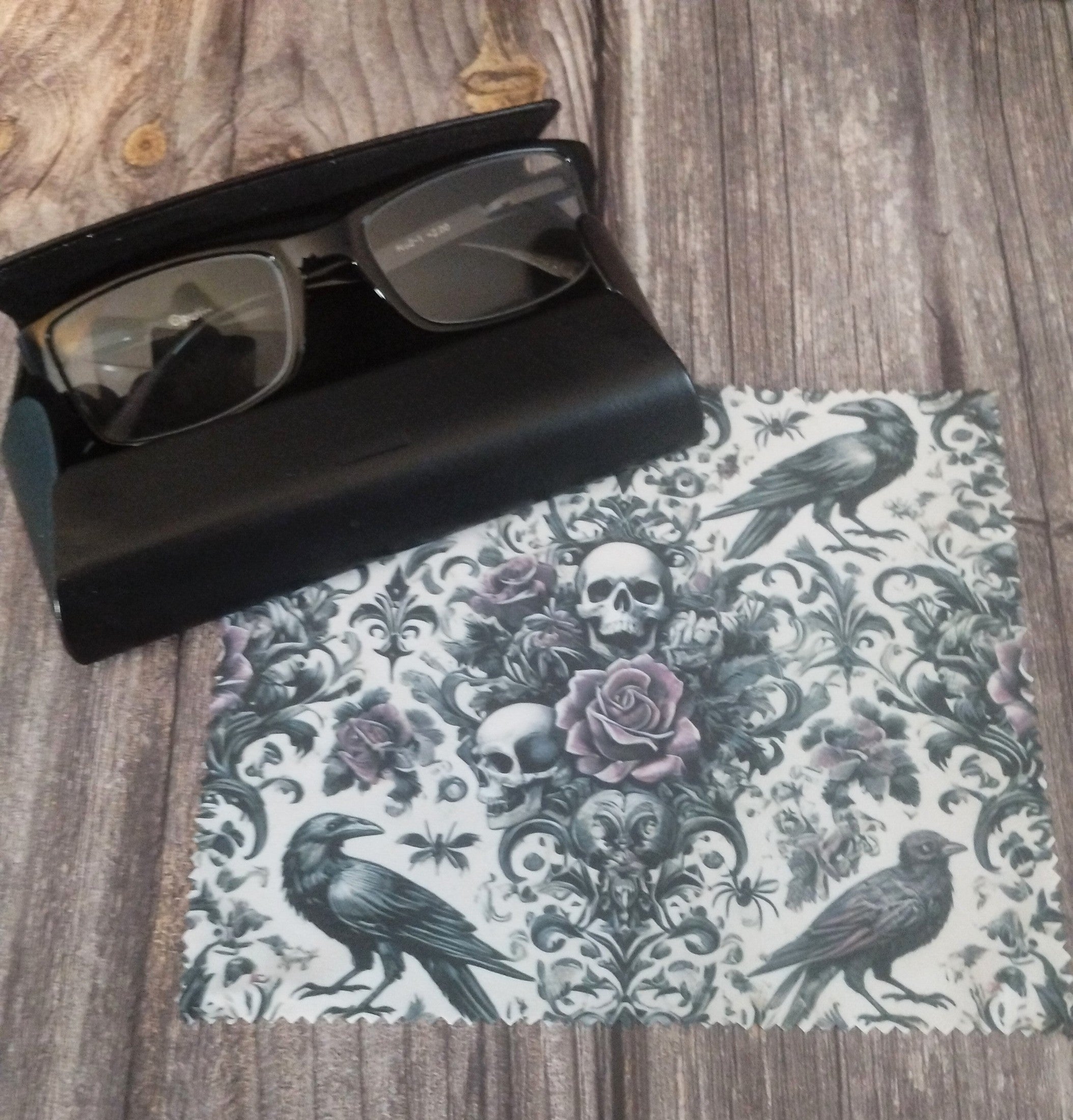 Gothic Lens Cloths - Skull & Alternative Microfiber Cleaning Cloths ...